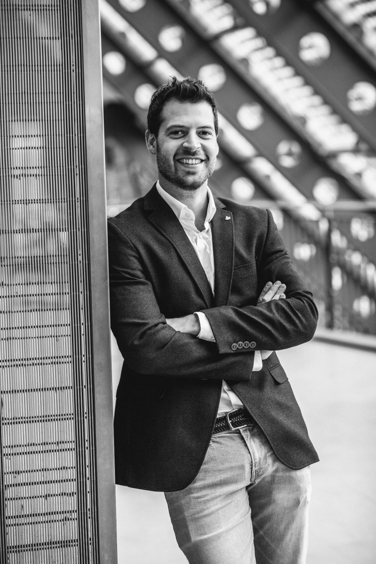 Over - Dr. Dries Opsomer